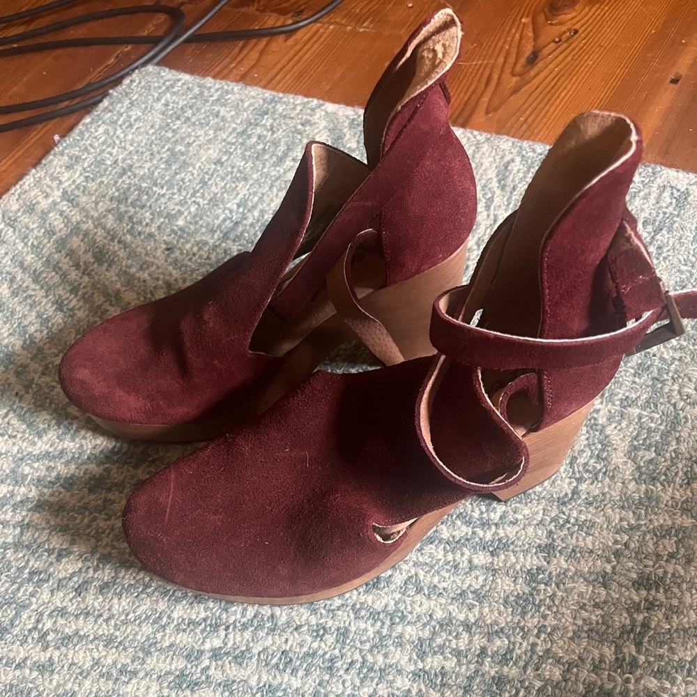 Free People Burgundy/Red Suede Clog Heels - Gem